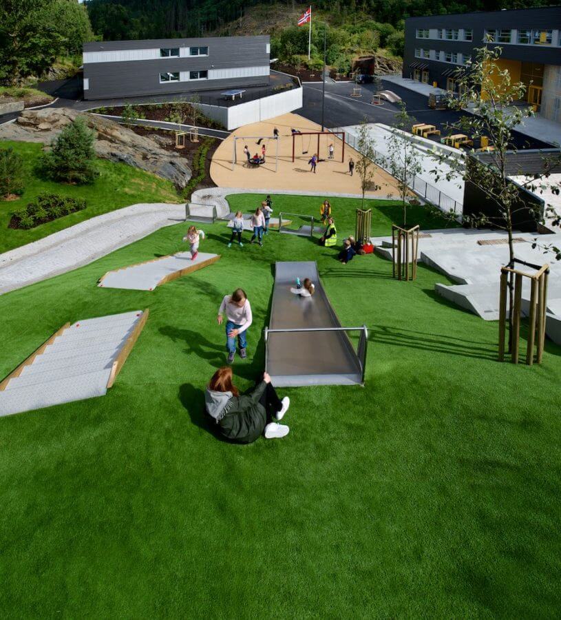 Nattland oppveksttun, barne- og ungdomsskole - Smedsvig